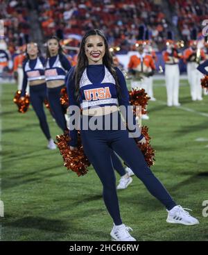 Frisco, TX, USA. 21st Dec, 2021. The UTSA cheerleaders on the sidelines ...