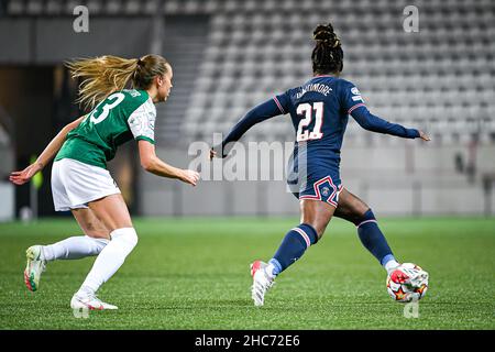 Sandy Baltimore of Paris Saint-Germain controls the ball during UEFA ...