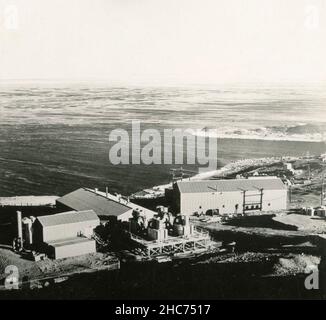 USA PM-3A Nuclear Power Plant being downloaded to McMurdo and the tank ...