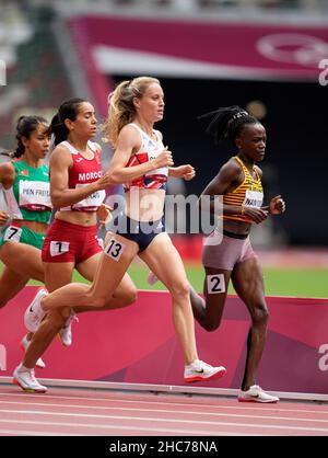 Katie Snowden participating in the 1500 meters with at the Tokyo 2020 ...