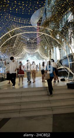 Siam Paragon (สยามพารากอน) Season's Greetings Christmas Decorations ...