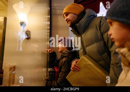 Text sign showing Focus On Solution. Business photo text Give full ...