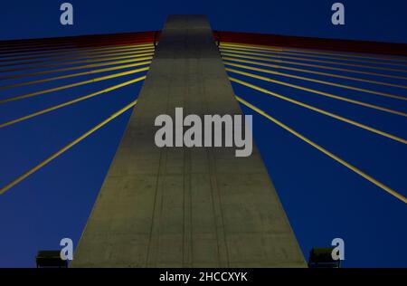 new Kosciuszko bridge on the BQE expressway connecting Brooklyn and ...