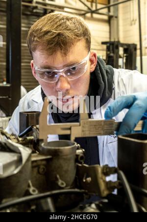 Engineering Students in laboratory and workshop Stock Photo - Alamy