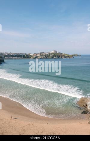Incoming tide at Great Western Beach in Newquay in Cornwall Stock Photo ...