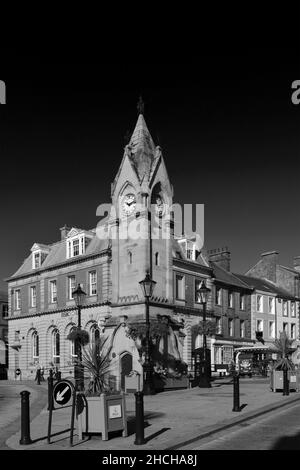 The Clock Tower and Musgrave Monument, Market Square, Penrith town ...