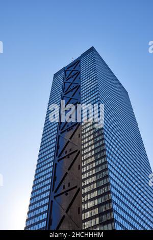 Shinjuku Mitsui Building in Tokyo - TOKYO / JAPAN - JUNE 17, 2018 Stock ...