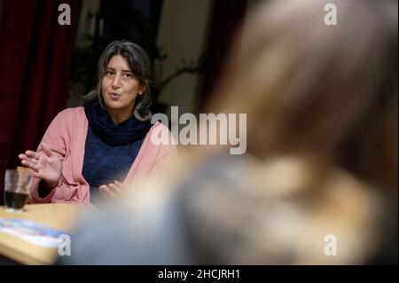 Neuss, Germany. 14th Dec, 2021. Susanne Ricken, employee of Kids im ...