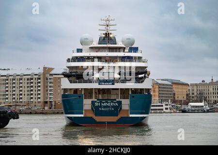 Swan Hellenic's new expedition cruise ship SH Minerva arriving back to ...