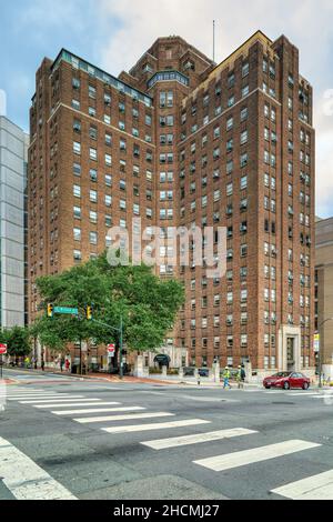 West Hospital, VCU Medical Center, 17-story Art Deco tower is still ...