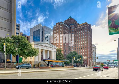 West Hospital, VCU Medical Center, 17-story Art Deco tower is still ...