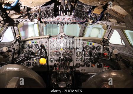 de Havilland Comet 4 cockpit and BOAC markings Stock Photo - Alamy
