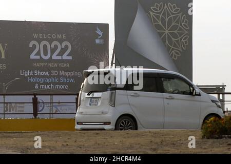 Islamabad, Pakistan. 31st Dec, 2022. People enjoy the sunset scenery in ...