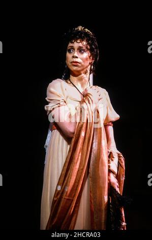Act 2: Maria Ewing (Floria Tosca), Justino Diaz (Baron Scarpia) in ...