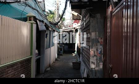 Typical unseengreen Back Alley in Bangkok Thailand Stock Photo - Alamy