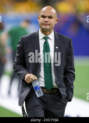 Baylor head coach Dave Aranda screams to his players in the second half ...