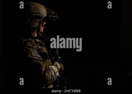 Green Berets U.S. Army Special Forces Group soldier, studio shot Stock ...