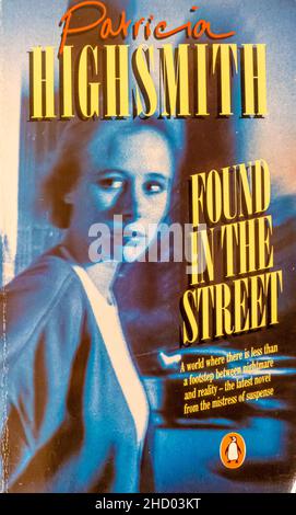 Book cover of Patricia Highsmith novel The Talented Mr Ripley, the ...