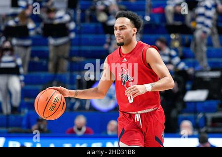 January 02, 2022: Richmond Spiders forward Nathan Cayo (4) tries to ...