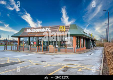 CHESTER, ENGLAND, UK - DECEMBER 25, 2021: View of a Lidl supermarket ...