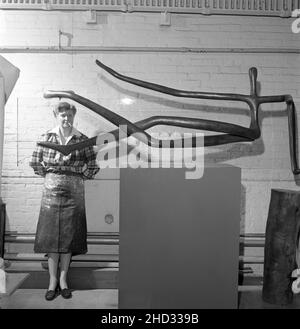 Mary Callery, sculptor, 1950 Stock Photo - Alamy