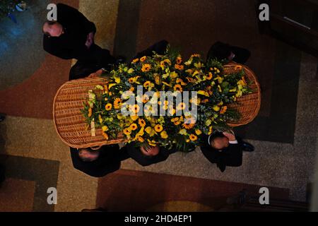 The funeral service of Cornish comedian Jethro at Truro Cathedral in ...