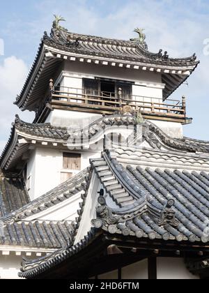 The Kochi Castle (高知城) "tenshu" (main tower, main keep or donjon) is an ...