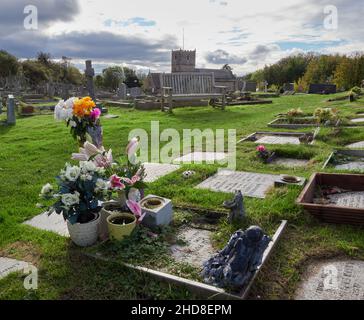Clifftop graveyard of St andrew's Church at Clevedon Pill on the ...