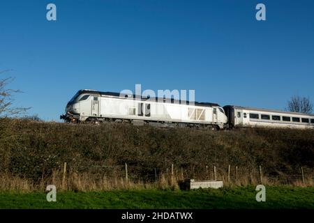 Class 68 diesel locomotive No. 68010 "Oxford Flyer" powering a Chiltern ...