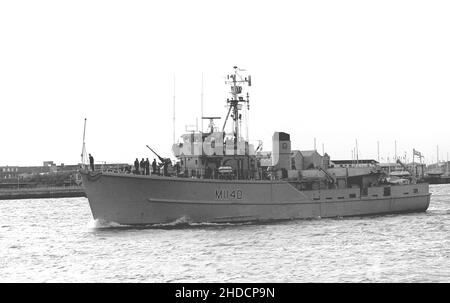 M1140 HMS Gavinton British Royal Navy Ton-class minesweeper leaving ...