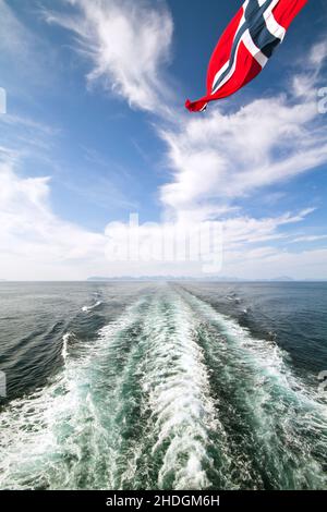 stern wave, Norwegian Sea, stern waves Stock Photo - Alamy