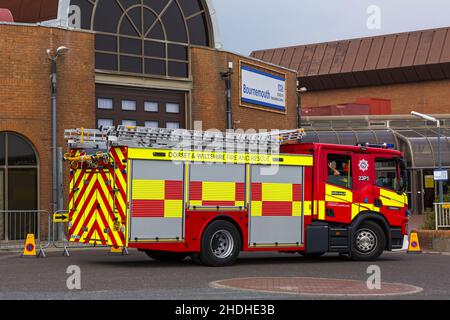 Dorset & Wiltshire Fire and Rescue fire engine parked outside ...