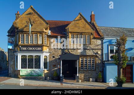 The Choughs pub and hotel and Conservative Club along the High Street ...