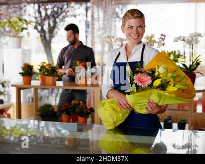 bouquet, packing, florist, bouquets, florists Stock Photo - Alamy