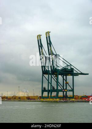 port of discharge port of loading Stock Photo - Alamy