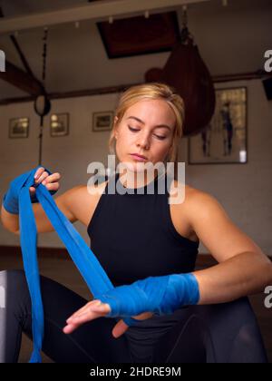 boxer, bandage, bandaging, boxers, bandages Stock Photo - Alamy