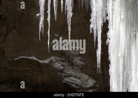 frozen, icicle, icy, frozens, icicles, icies Stock Photo - Alamy