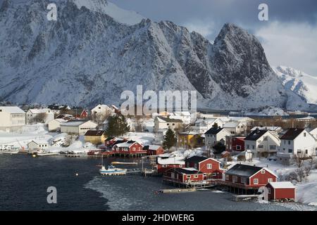 lofoten, reine, moskenesoya, lofotens, reines Stock Photo - Alamy