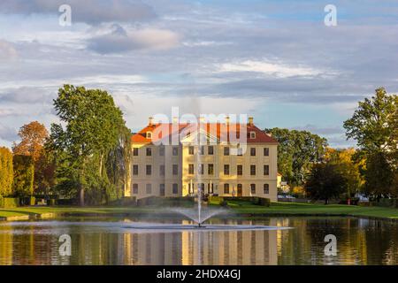castle pond, zabeltitz, castle ponds Stock Photo - Alamy