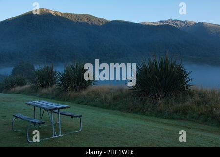 Sunrise in Cameron Flat Campsite in Otago on South Island of New ...