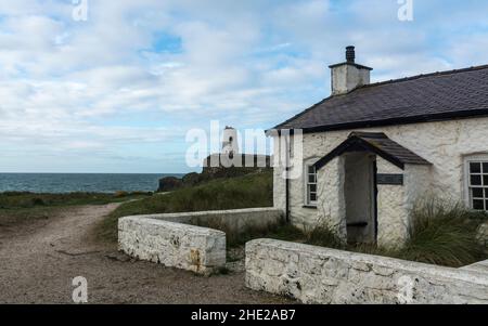 View of Twr Mawr lighthouse and the pilot cottages on Llanddwyn Island ...