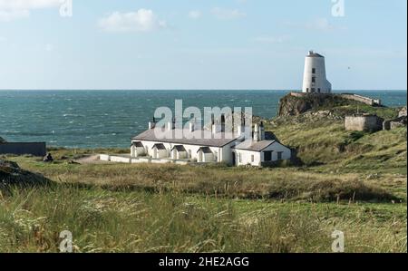 View of Twr Mawr lighthouse and the pilot cottages on Llanddwyn Island ...