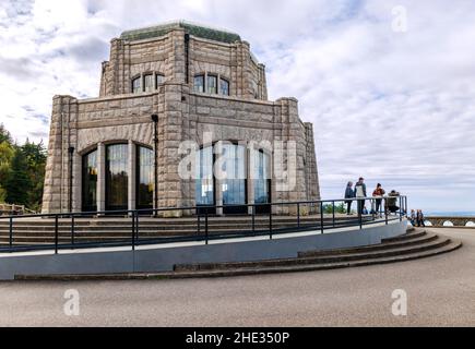 Vista House; Crown Point State Scenic Corridor; Columbia River Gorge ...