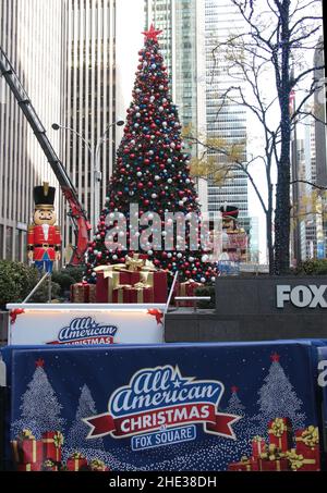 New York - NY - 20211217-FOX News Christmas Tree Completely Restored ...