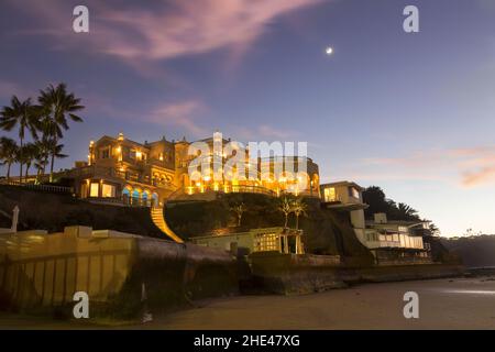 Villa Pelagia Vintage Luxury Mansion Front View, La Jolla Shores ...