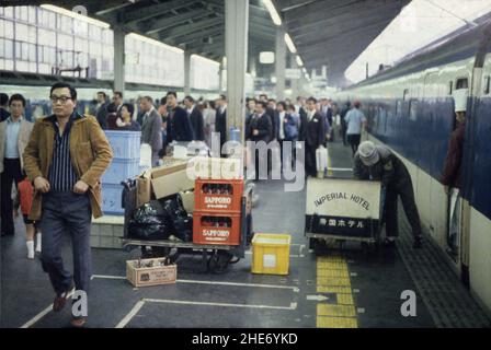 Passengers at the station, Shinkansen, Japan, 1970s Stock Photo - Alamy
