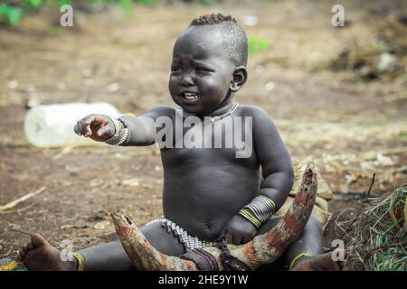 Woman from the Mursi tribe ( Ethiopia Stock Photo - Alamy