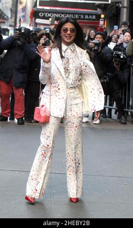 New York - NY - 20190206-Priyanka Chopra Jonas Poses in Floral Print ...