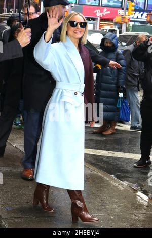 New York - NY - 20191112 Teresa GiudiceKristen Bell and Hailee ...