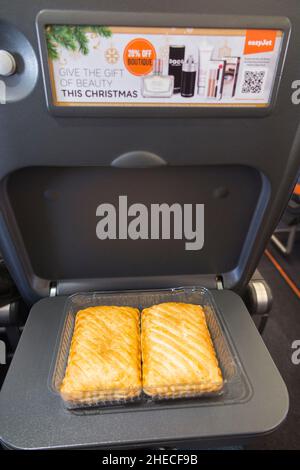 Inside the cabin on board an easyJet Airbus flight Stock Photo - Alamy